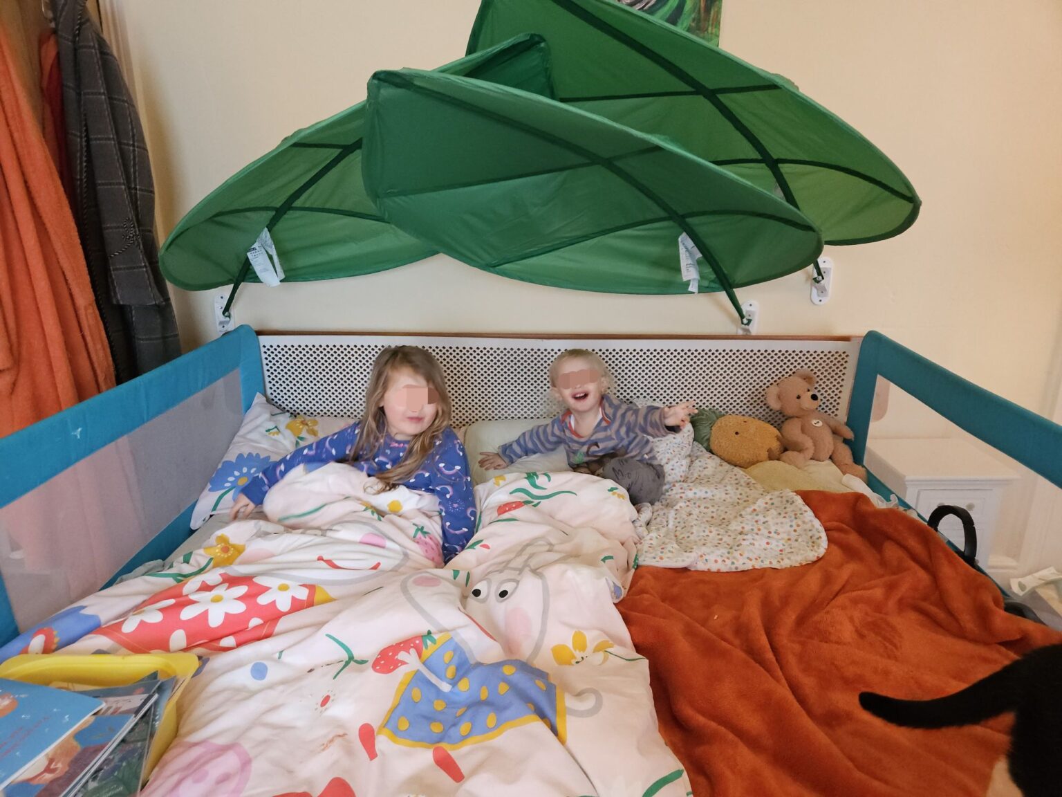 Ikea LÖVA co-speepling leaf canopy hack for bed sharing with kids ...